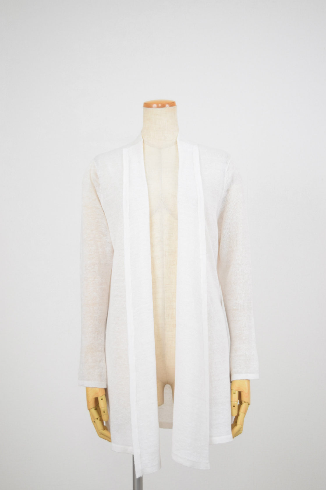 666271 White – dari Dua